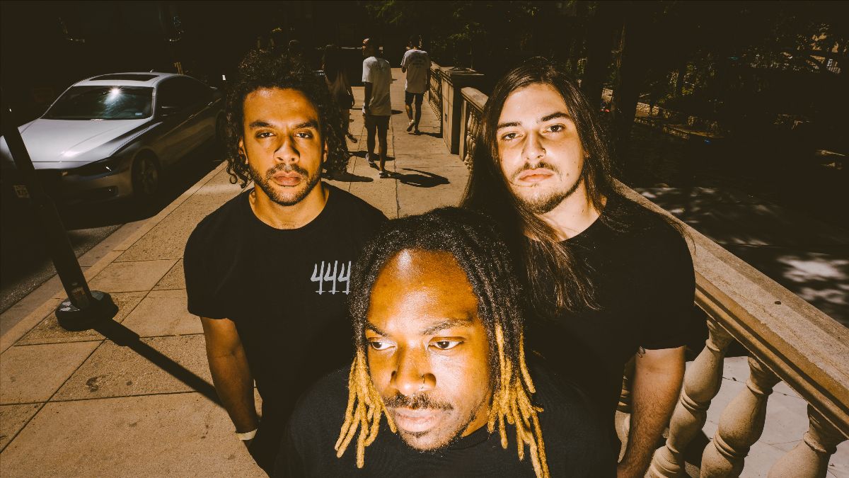 BAND OF THE DAY: POST PROFIT - Maximum Volume Music